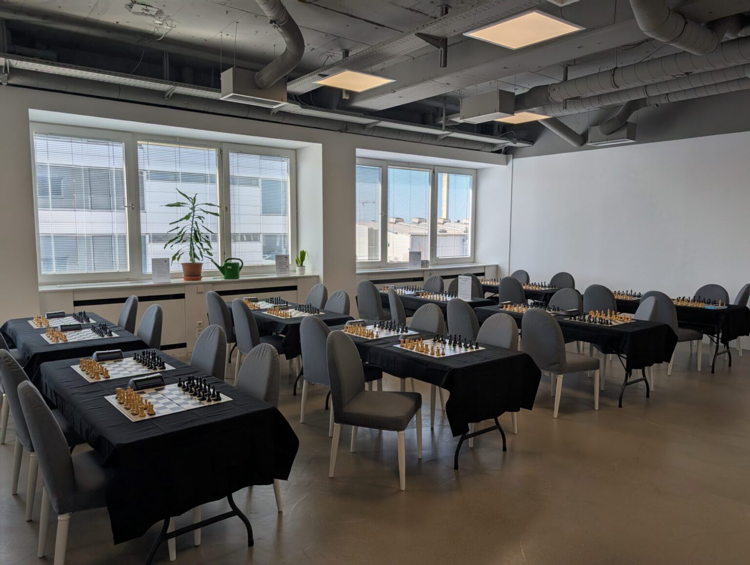 Caissa Schachzentrum München: Viele Turniere im Sommer - Schachkicker